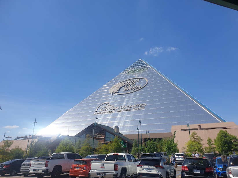 USA 2022 Day 6: Bass Pro Shops at the Pyramid