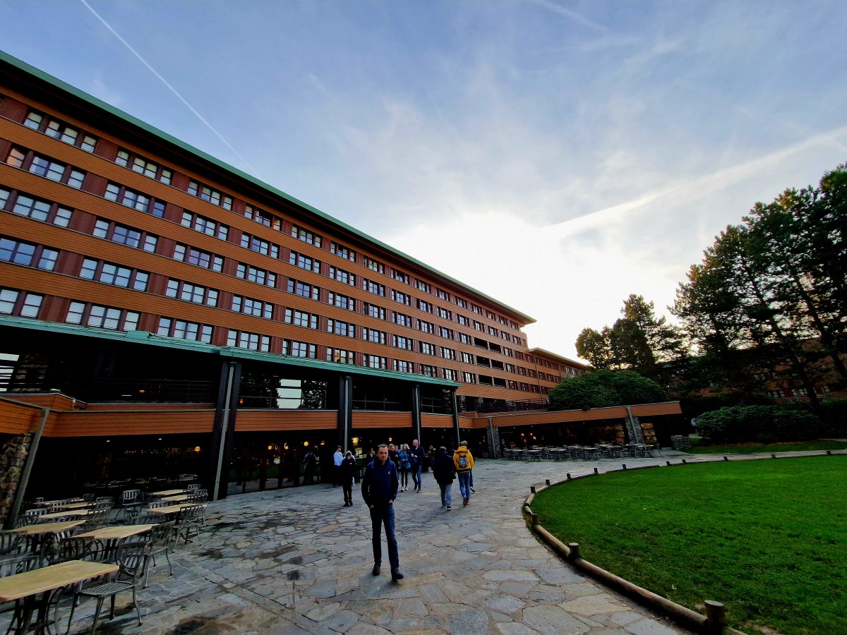 Disney’s Sequoia Lodge